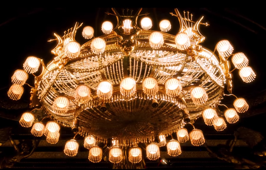 Phantom Of The Opera Chandelier Rising